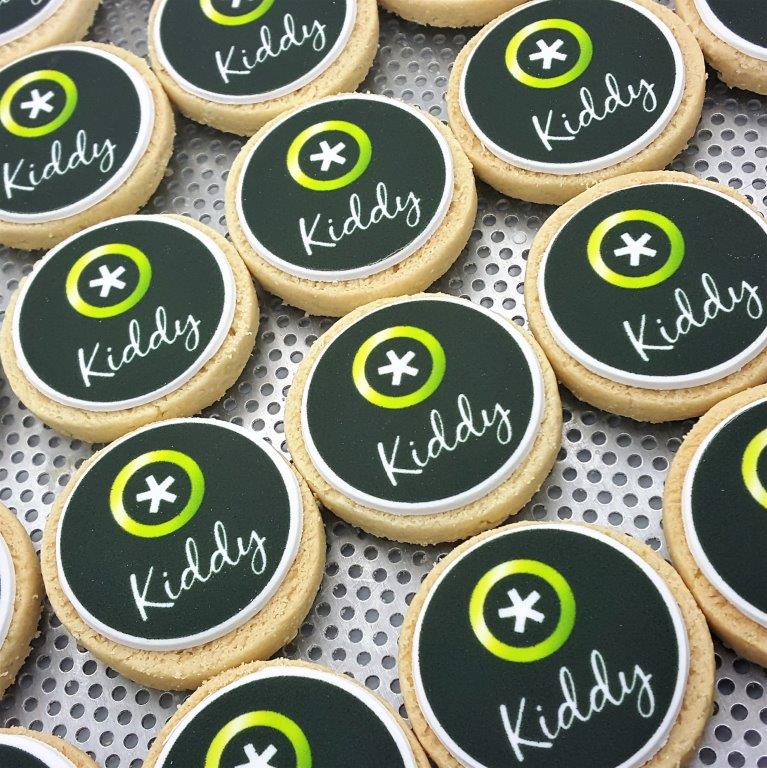 Personalised Round Shortbread Biscuits from the UK's friendliest supplier